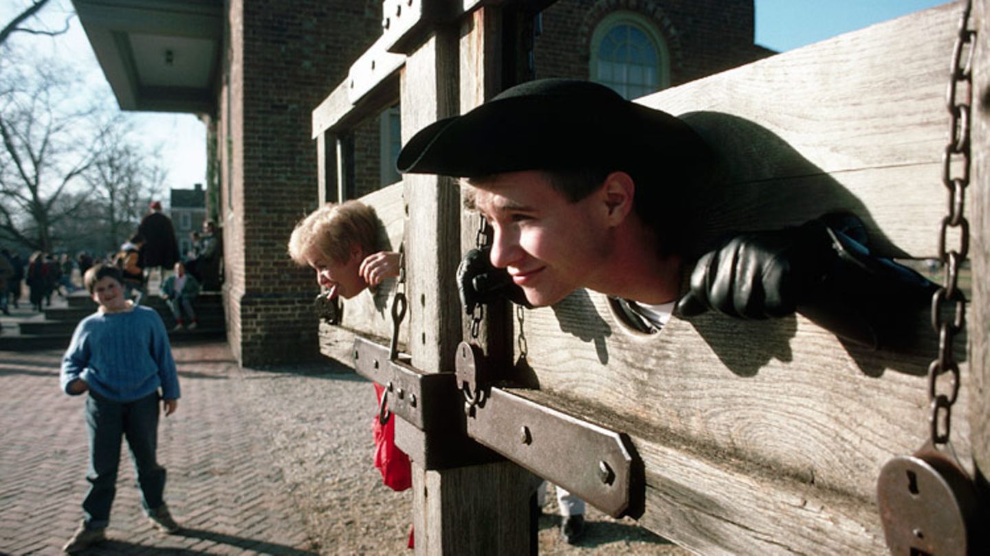 Redewendung: Am Pranger stehen - [GEOLINO]