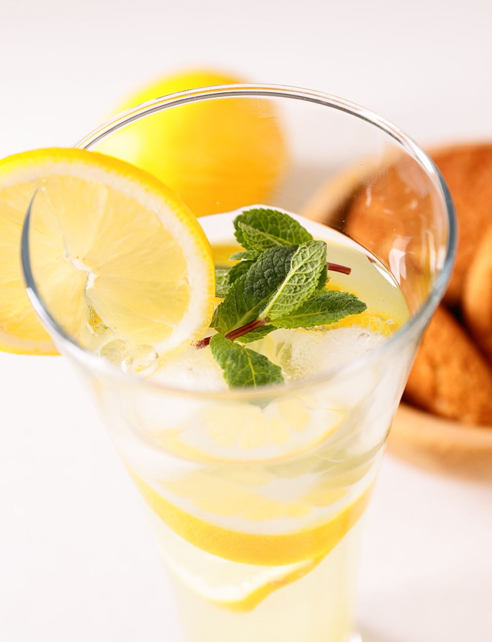 Zitronenlimonade selber machen: Rezept - [GEOLINO]
