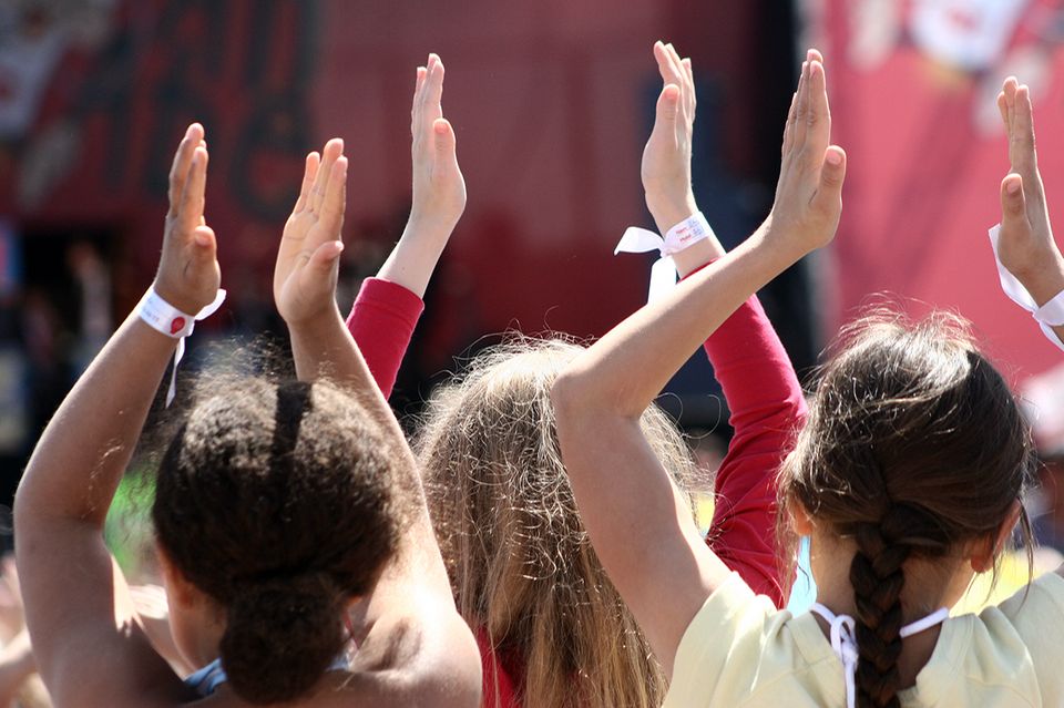 Warum wir Beifall klatschen und applaudieren - [GEOLINO]