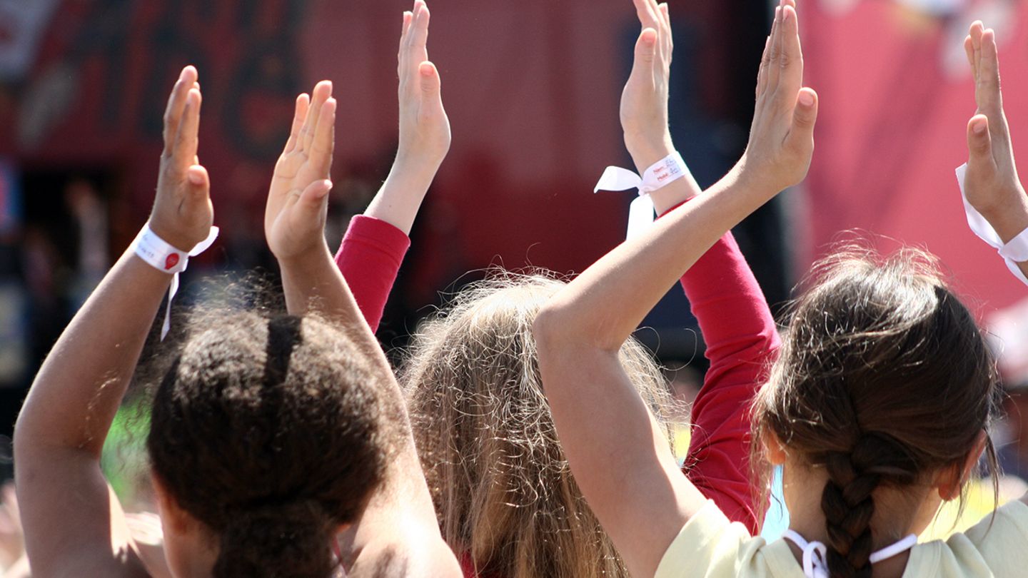 Warum wir Beifall klatschen und applaudieren - [GEOLINO]