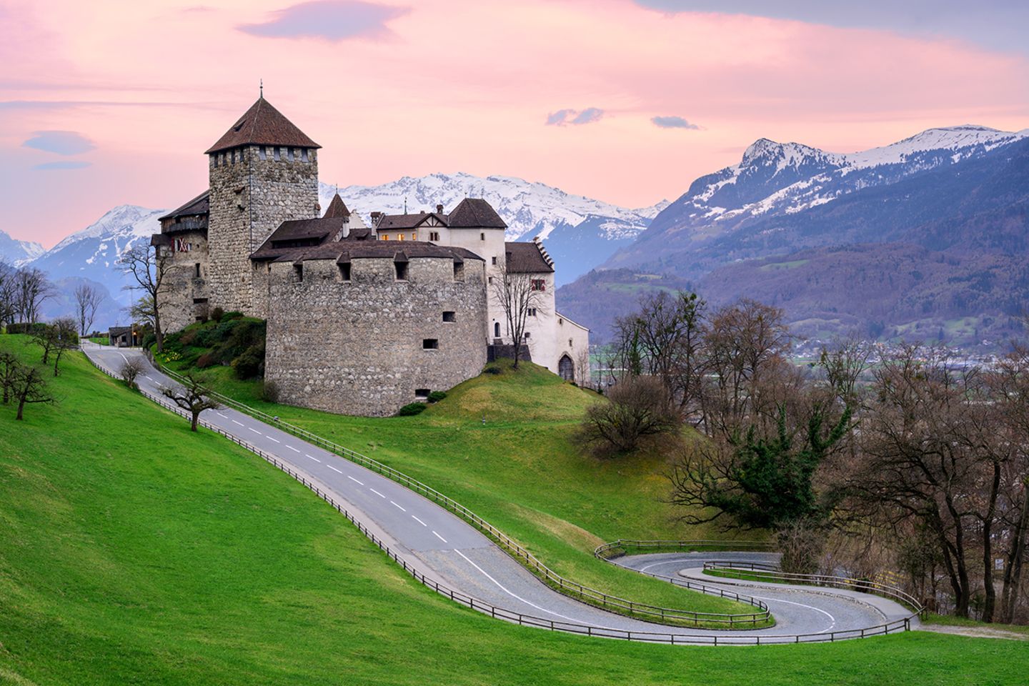 Vaduz Das Sehenswerte Zentrum Liechtensteins GEO Vaduz Das Sehenswerte Zentrum Liechtensteins GEO