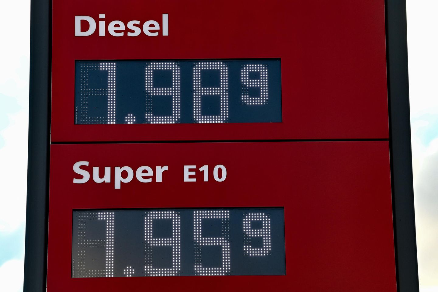 Wunderbar Warum Ist Diesel Teurer Als Benzin Bild