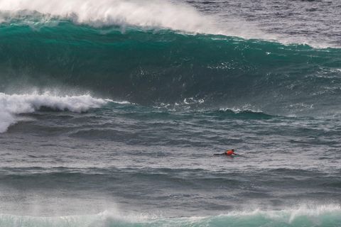 Freddy Olander: Der Berliner BigWave-Surfer in Nazaré - [GEO]