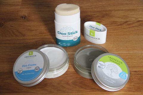 Deos ohne Aluminium: Wie gut funktionieren sie wirklich? Ein Test - [GEO]