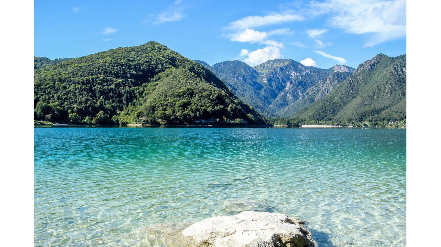 Die 12 schönsten Badeseen Italiens - [GEO]