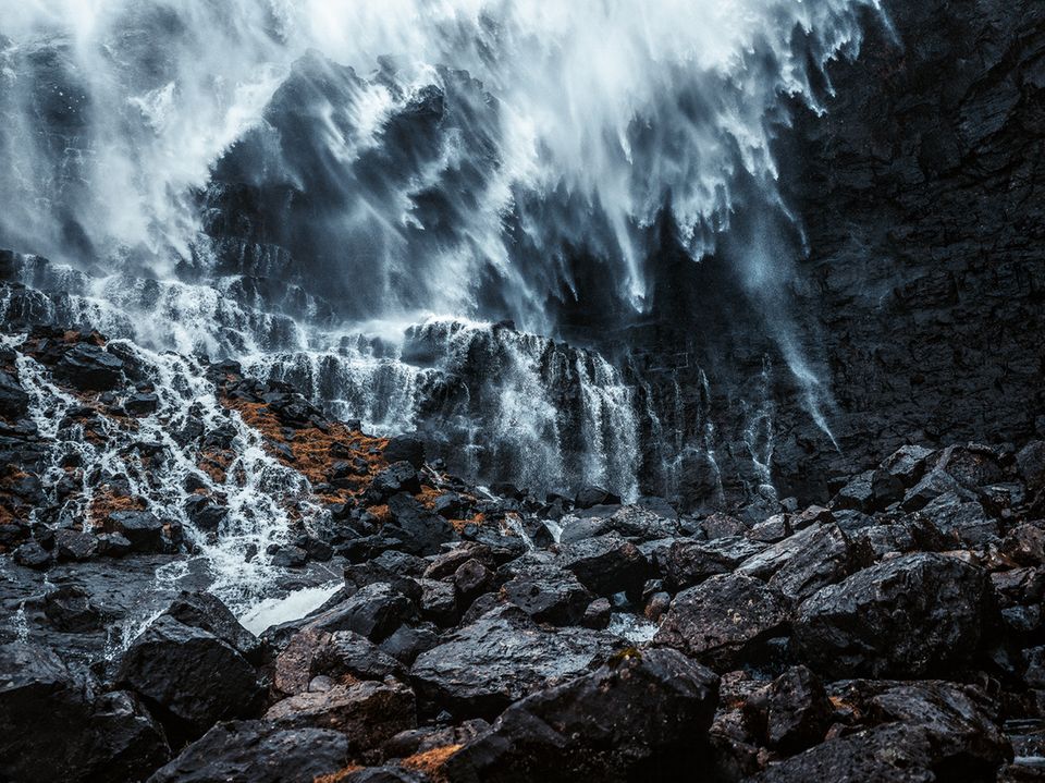 Wasserfall Fossa auf den Färöer Inseln, Dänemark - [GEO]