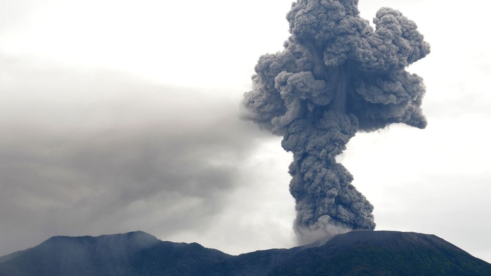 Vulkan-Ausbruch auf Indonesien: Erdgeschichte als Ursache - [GEO]