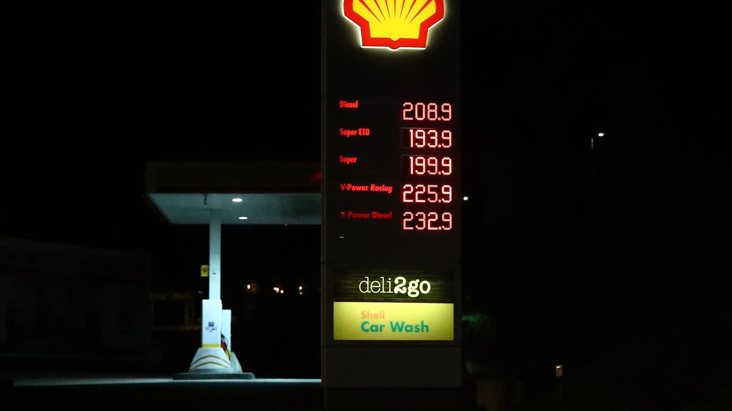 Warum ist Diesel gerade teurer als Benzin? - [GEO]