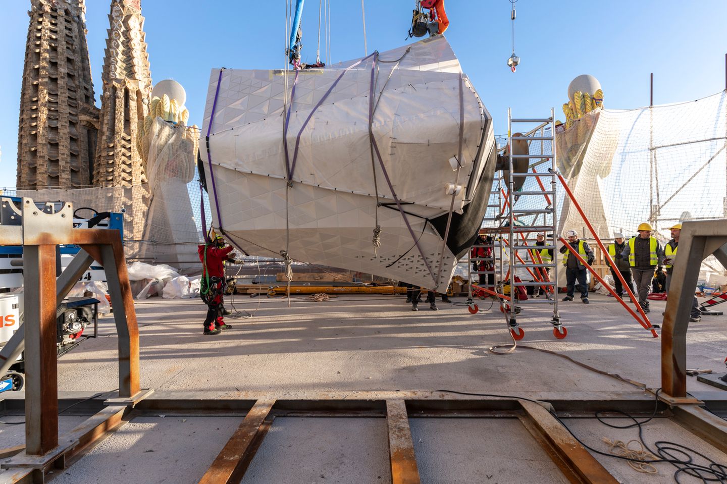 Sagrada Família: Spektakuläre Fotos vom Bau des Christus-Turms - [GEO]